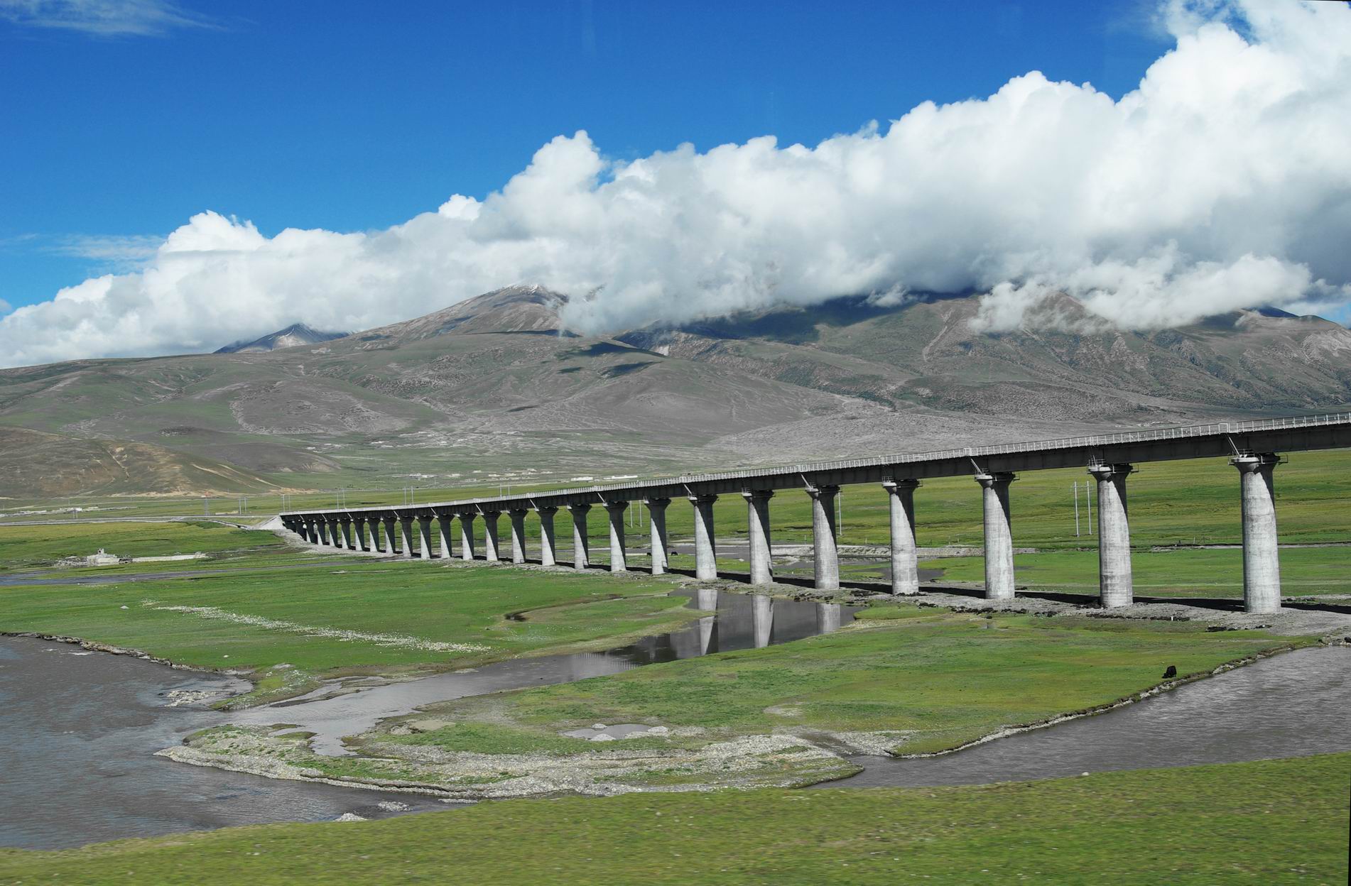 Qinghai-Tibet Railway Delivers Record High Passengers - chinatibettrain Qinghai-Tibet Railway Delivers Record High Passengers - chinatibettrain